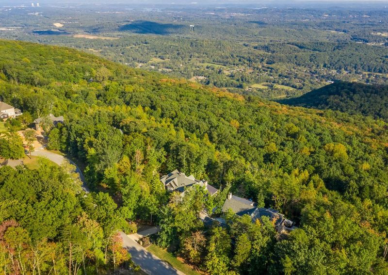 7396 Falcon Bluff Dr, Signal Mountain, TN 37377 | ListReports