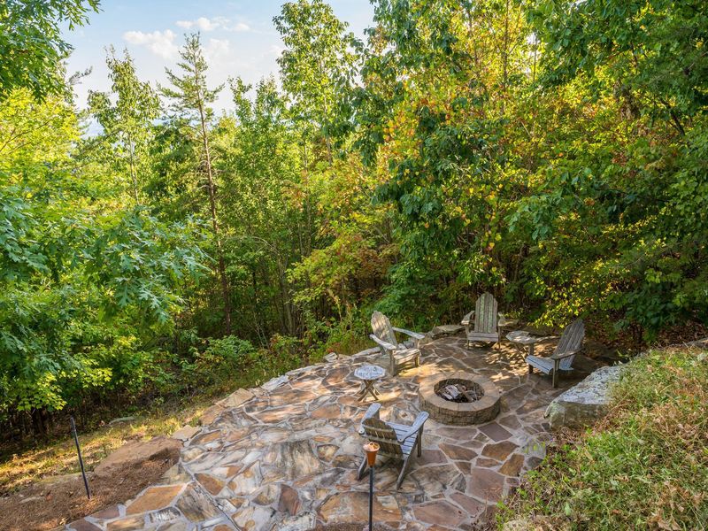 7396 Falcon Bluff Dr, Signal Mountain, TN 37377 | ListReports