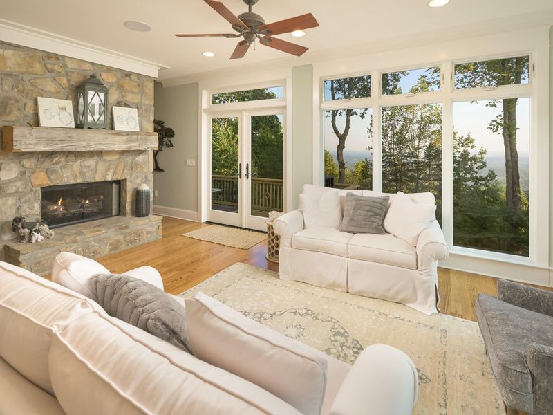 7396 Falcon Bluff Dr, Signal Mountain, TN 37377 | ListReports