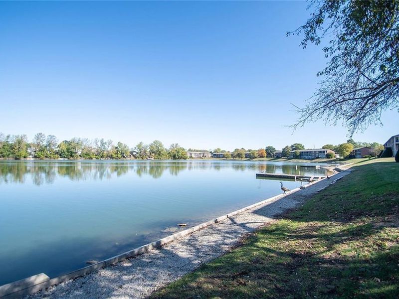 2926 Lake Shore Dr Unit D, Indianapolis IN 46205 | ListReports