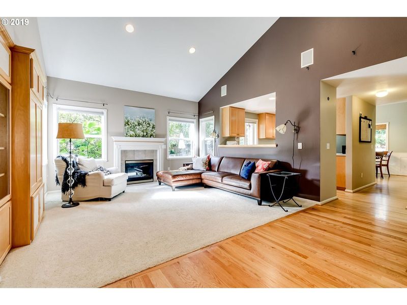 1680 Gilham Road, Eugene, OR 97401 | ListReports