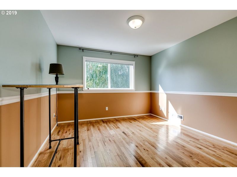 1680 Gilham Road, Eugene, OR 97401 | ListReports