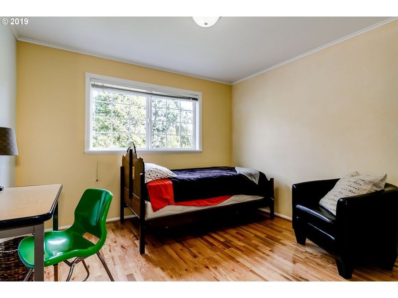 1680 Gilham Road, Eugene, OR 97401 | ListReports