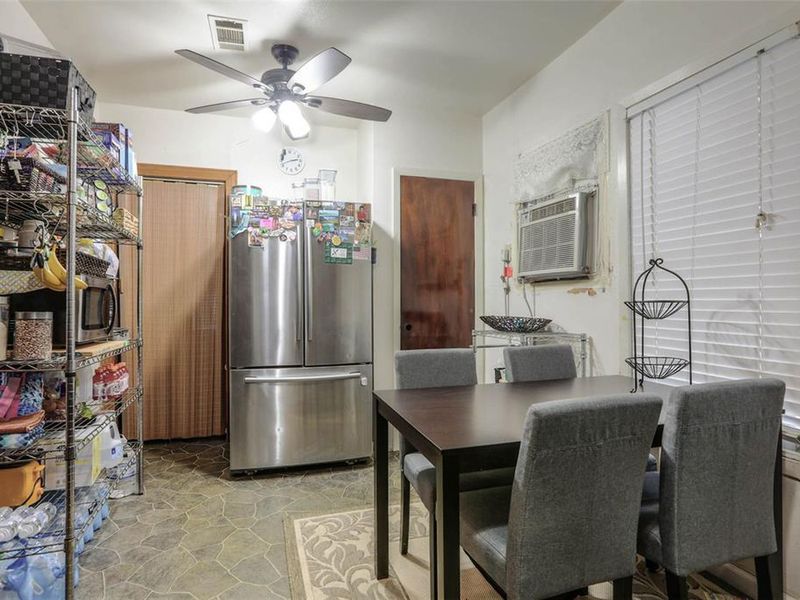 302 Cottage Street, Houston, TX 77009 | ListReports